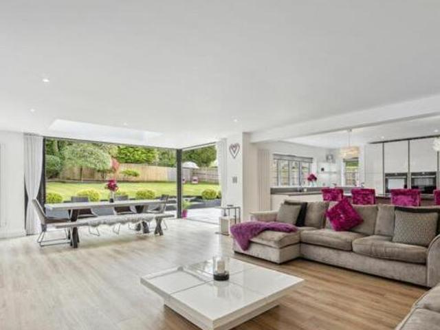 Manor Road, Penn, 5 Bedroom Detached