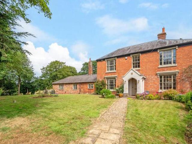 Manor Road, Staverton, 5 Bedroom Detached