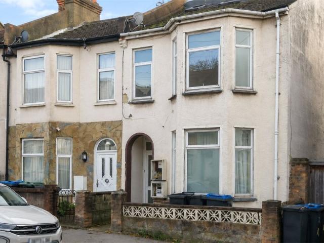 Manor Road, South Norwood, London, UK SE25, 2 bed flat to rent, £1,700 pcm | PrimeLocation