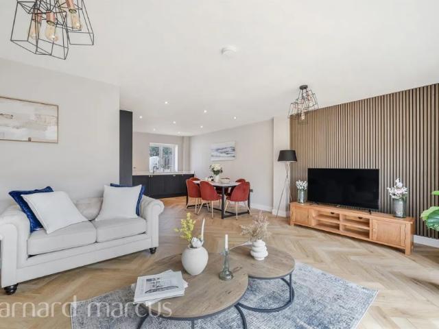 Manor Road South, Esher