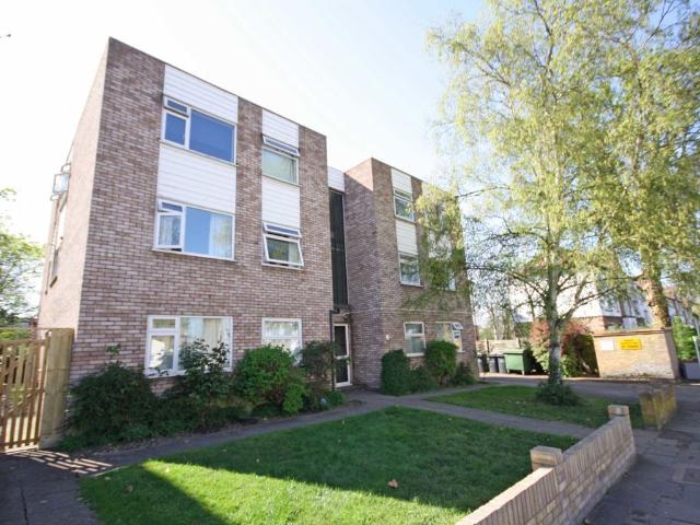Manor Road, Twickenham TW2, 2 bed flat to rent, £1,675 pcm | PrimeLocation