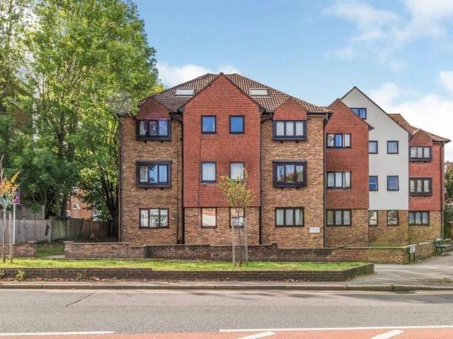 Manor Road, Wallington SM6, 1 bed flat to rent, £1,200 pcm | PrimeLocation