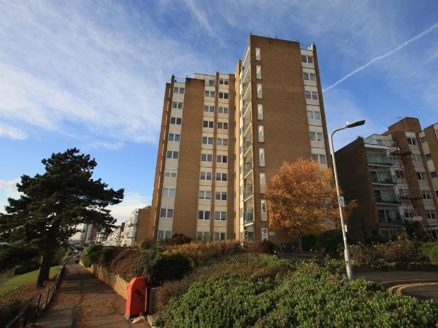 Manor Road, Westcliff On Sea SS0, 2 bed flat to rent, £1,595 pcm | PrimeLocation