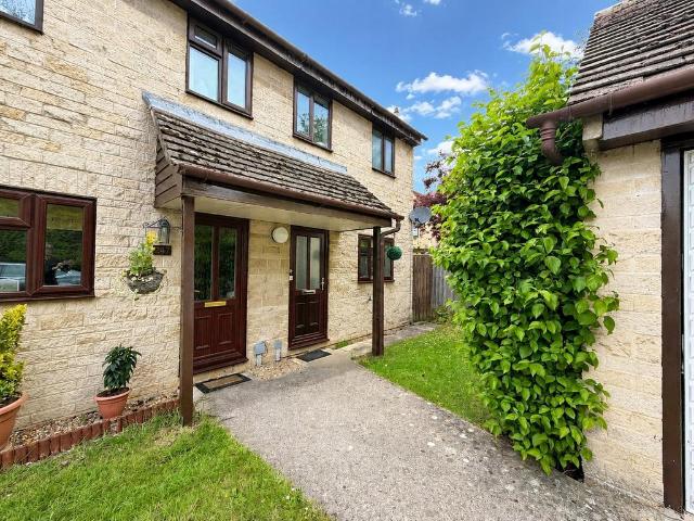Manor Road, Witney OX28 2 bed semi detached house to rent £1,230 pcm £284 pw