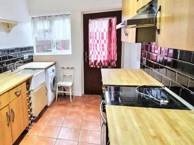 Manor Square, London, RM8 3RT, United Kingdom | 2 bed townhouse for rent #140227757 | Rentberry