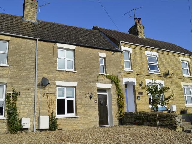 Manor Street, Raunds, Northamptonshire NN9, 2 bed cottage to rent, £995 pcm | PrimeLocation