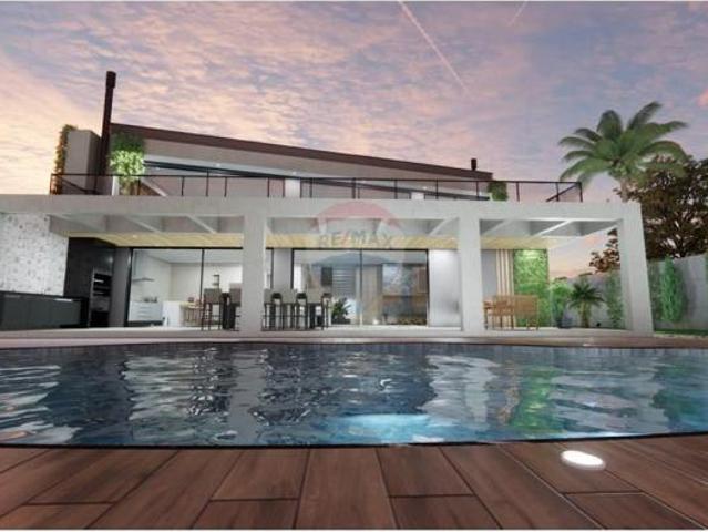 Mansão 610m² com vista para montanhas, piscina e área gourmet em condomínio fechado — Piraquara