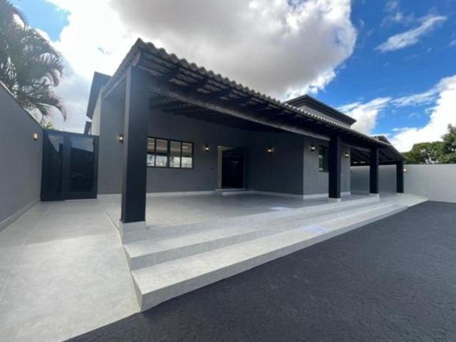 Mansão com Terreno de 1.054m² na Rua 08 – Lazer Completo e Espaço de Sobra