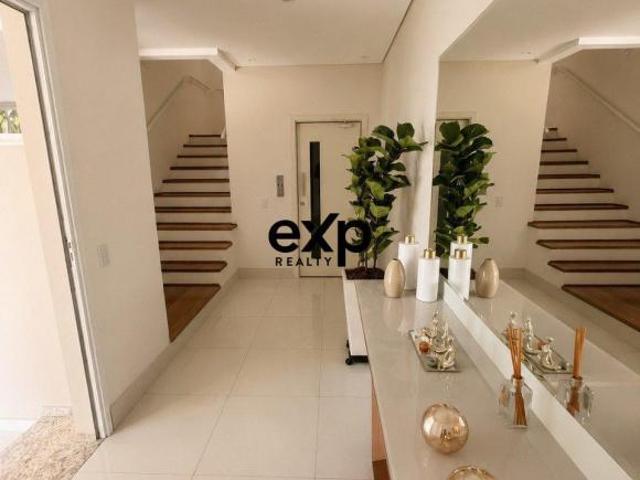 Mansão Contemporânea Mobiliada com4 suites, Elevador, Academia, Sauna, Piscina Aquecida e Casa de Hó