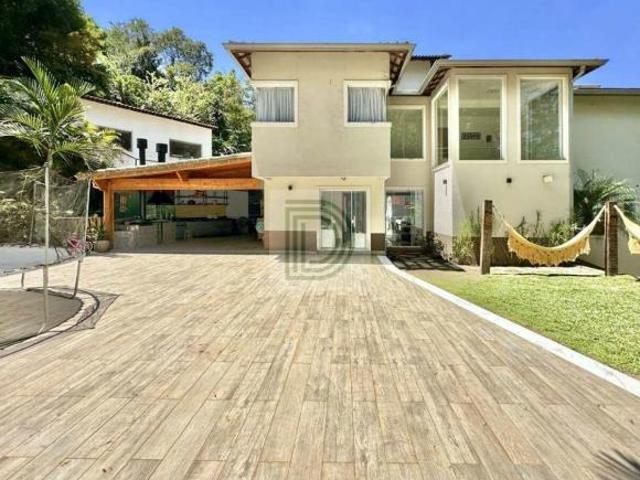 Mansão Contemporânea na Fazendinha 4 Dorms 3 Suítes, Gourmet, Piscina e Vista Incrível