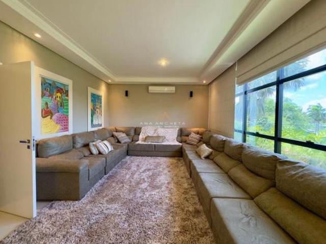 Mansão cinematográfica à venda no Damha I, com 532,10 m2 de construção