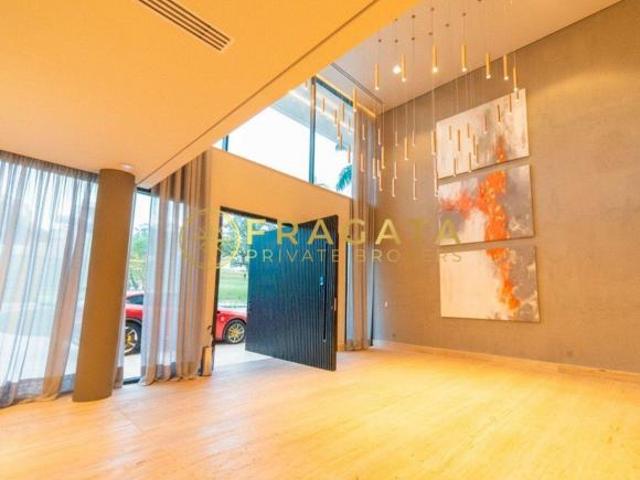 Mansão á venda 1945m2 06 suítes 08 vagas Alphaville Tamboré/São Paulo