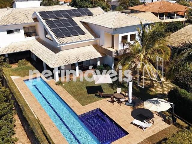 mansão de alto padrão com 700 m2 de área construida terreno de 1368 m2