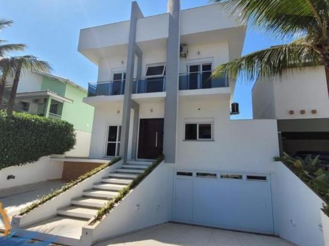Mansão de alto padrão à venda em Itanhaém no Condomínio Estrela Del Mar | 4 suítes e piscina