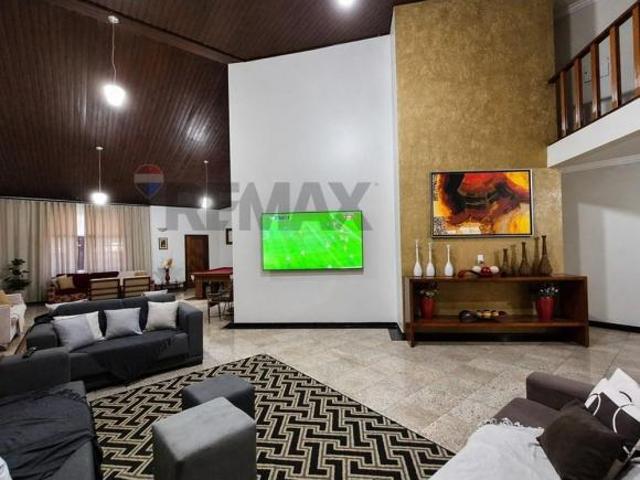 Mansão de alto padrão em Vicente Pires com 5 quartos piscina aquecida adega
