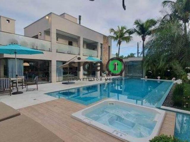 Mansão de Alto Padrão no Condomínio Acapulco | 7 Suítes, Lazer Total e Mobiliada