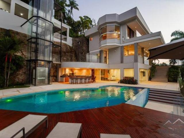 Mansão de Luxo com Vista Mar em Condomínio Fechado Ubatuba Litoral Norte