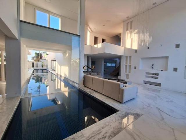 MANSÃO DE LUXO EM MOGI DAS CRUZER 850 METROS 3 ANDARES ELEVADOR 4 SUITES MASTERS SEGURANÇA ARMAD