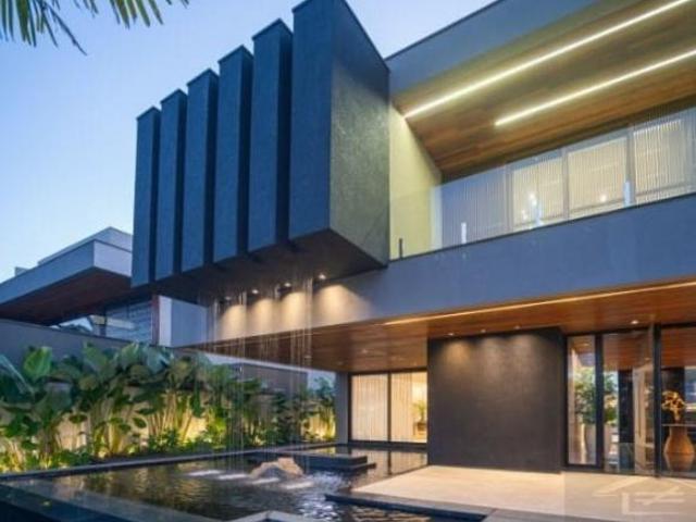MANSÃO DE LUXO INCOMPARÁVEL NA RIVIERA