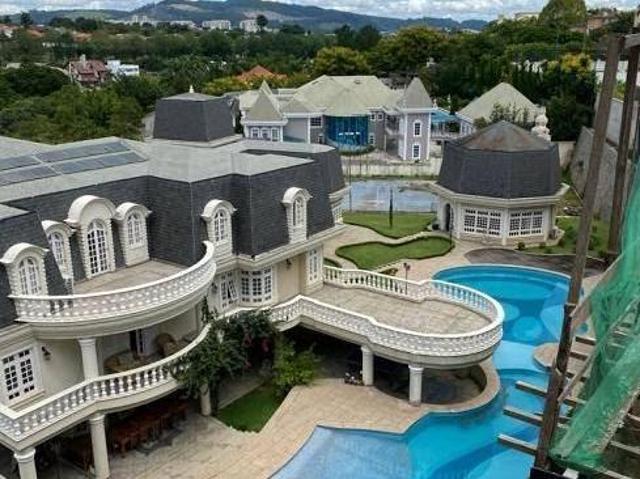 Mansão em condomínio ALPHAVILE para venda possui 1718 m² com 8 suítes