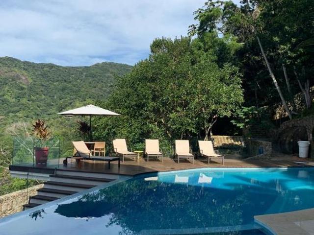Mansão em design em Ubatuba exclusiva com vista indescritivel