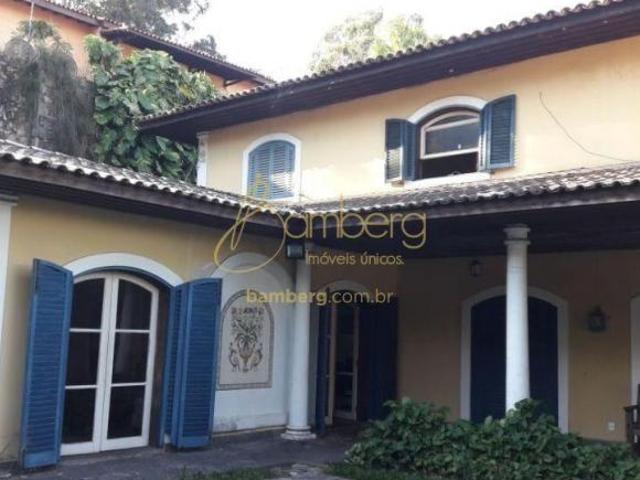 Mansão estilo colonial no Morumbi. Próximo ao ColégioPio XII