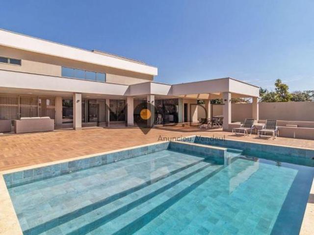 Mansão estilo contemporâneo. 4 suítes, lazer completo, piscina aquecida e fire place Jardim Botânico
