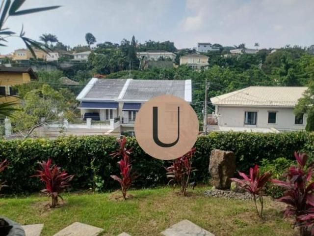Mansão Exclusiva no Jardim Guedala: 770m², 5 Suítes e Lazer Completo