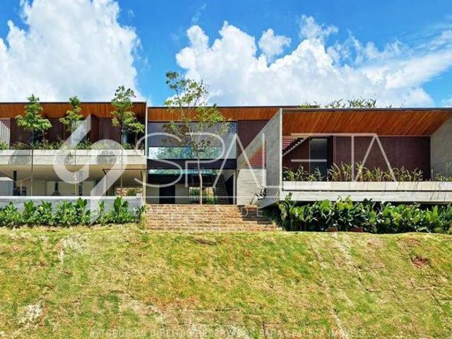 Mansão fabulosa com 6 suítes à venda na Quinta da Baroneza