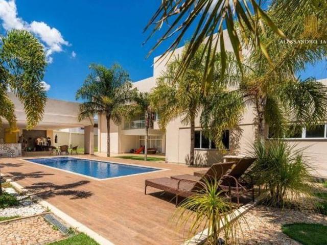 Mansão no Park Way | 6 suítes | Terreno 2.500 m² | Lazer com piscina | Condomínio fechado