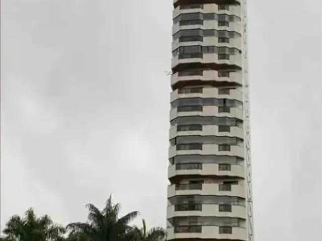 Mansão Suspensa de 312m² no Edifício Torre Branca Centro/Sorocaba Alto Padrão, 4 Suítes, Hall Privativo e 4 Vagas Cobertas