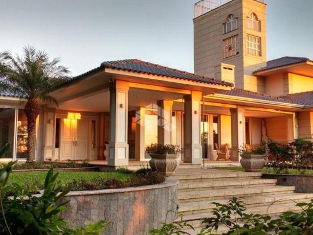 MANSÀO 5 DORM, 630m², TERRENO DE 3.0000m², EM CONDOMÍNIO EM FRENTE GM. ESTUDA DAÇÃO