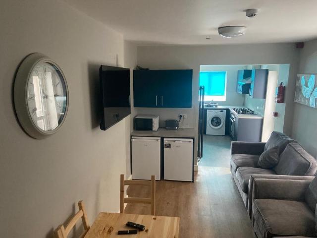 Mansel Street, City Centre, Swansea 6 bed house to rent £2,400 pcm £554 pw