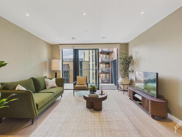 Manser House, London TW8, 2 bed flat to rent, £2,550 pcm | PrimeLocation
