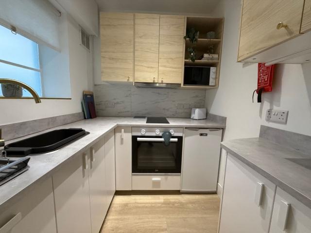 Mansfield Court, Nottingham NG5, 1 bed flat to rent, £950 pcm | PrimeLocation