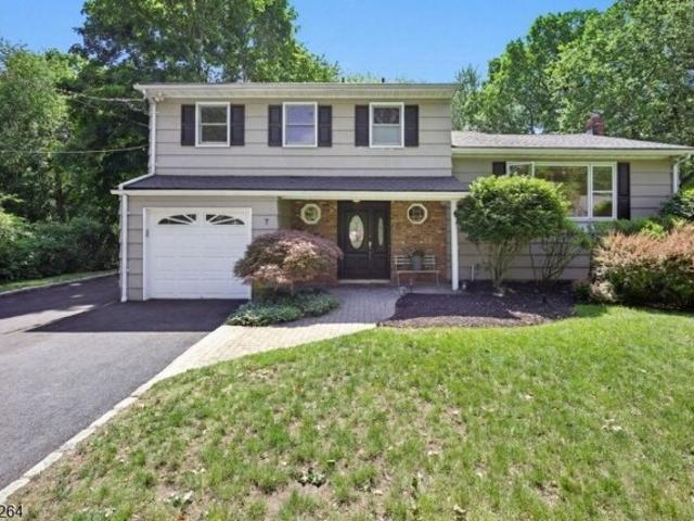 Mansfield Ct, Livingston, Home For Sale