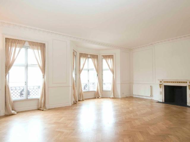 Mansfield Street, Marylebone, London W1G, 2 bed flat to rent, £8,667 pcm | PrimeLocation