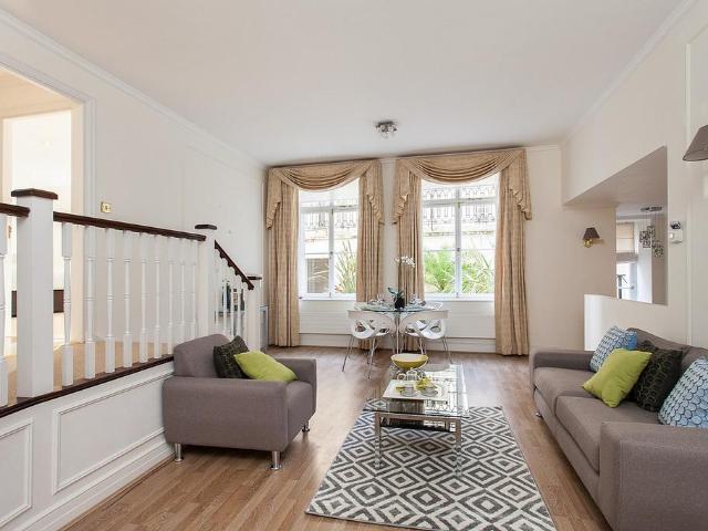 Mansfield Street, London, W1G 2 bed apartment to rent £5,633 pcm £1,300 pw
