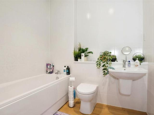 Mansfield Park Street, Southampton SO18, 2 bed flat to rent, £1,300 pcm | PrimeLocation