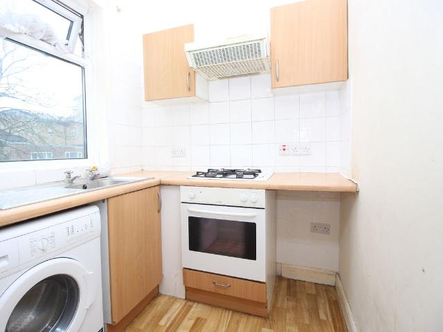 Mansfield Road, Ilford IG1, 1 bed flat to rent, £1,300 pcm | PrimeLocation