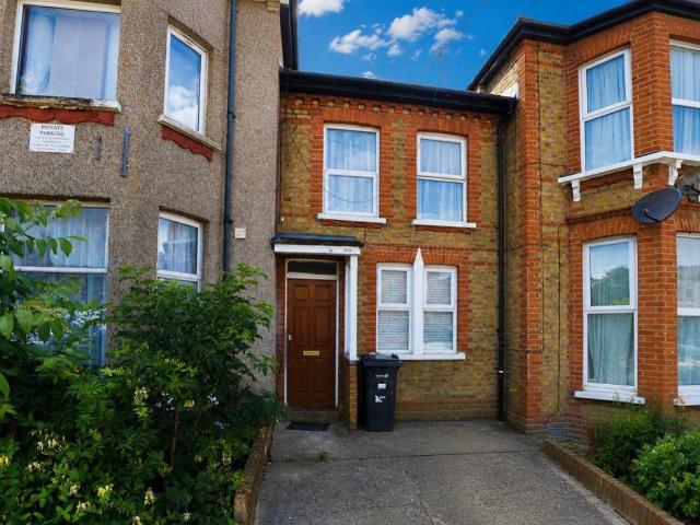 Mansfield Road, Ilford IG1, 1 bed property to rent, £1,300 pcm | PrimeLocation