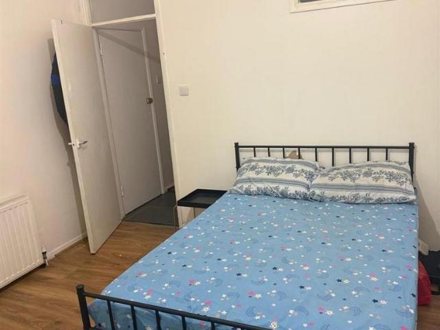 Mansfield Road, Ilford IG1 2 bed apartment to rent £2,000 pcm £462 pw