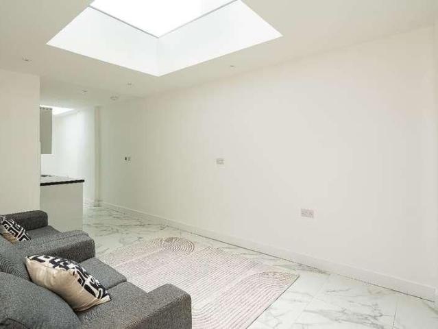 Mansfield Road, London, NW3