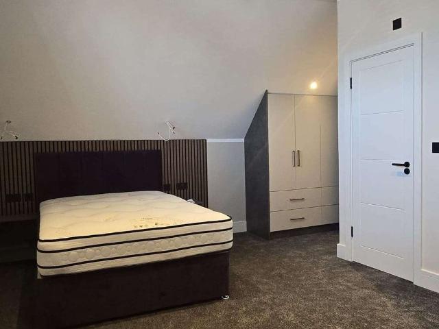 Mansfield Road Room 1