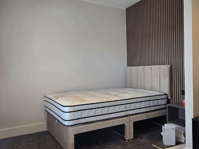 Mansfield Road Room 4