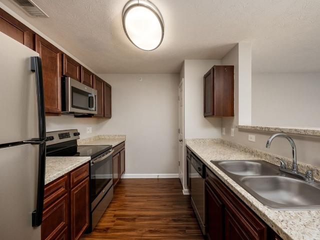 Mansion Row 3 Bedroom Apartment for Rent at 2602 Mansion Dr, Indianapolis, IN 46222 Marian Cold Springs