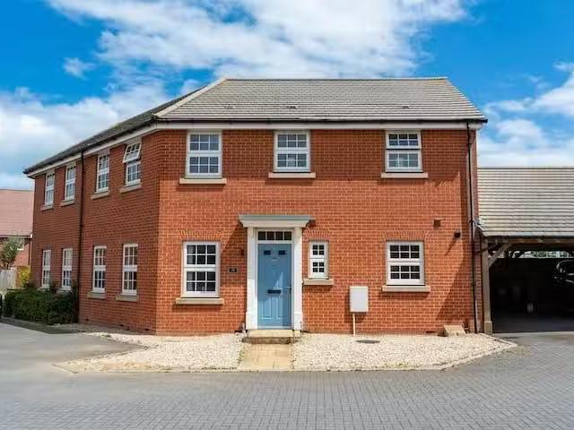 Manston Way Margate CT9 3 bed semi detached house to rent £1.