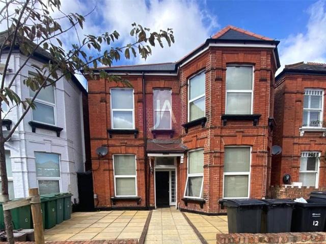 Manstone Road, Kilburn, London, NW2 1 bed apartment to rent £1,581 pcm £365 pw