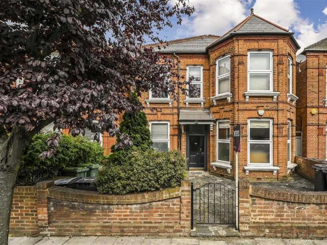 Manstone Road, London NW2 1 bed flat to rent £2,102 pcm £485 pw
