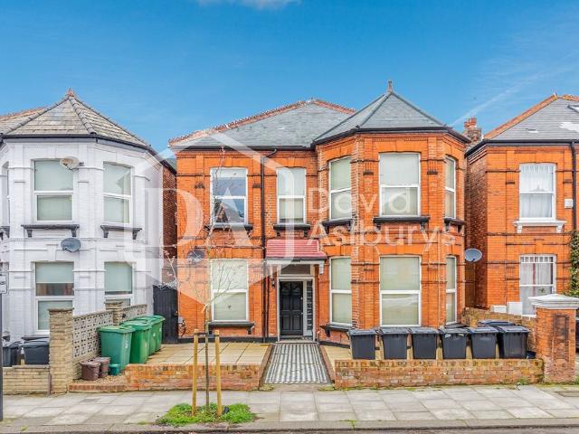 Manstone Road, London NW2, Studio to rent, £1,400 pcm | PrimeLocation